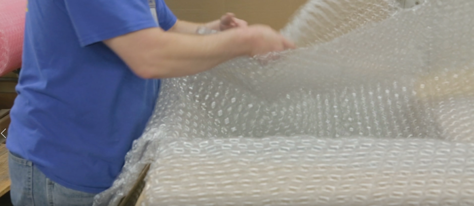 Monitors Packing Guides - CSI EPC (Canada)